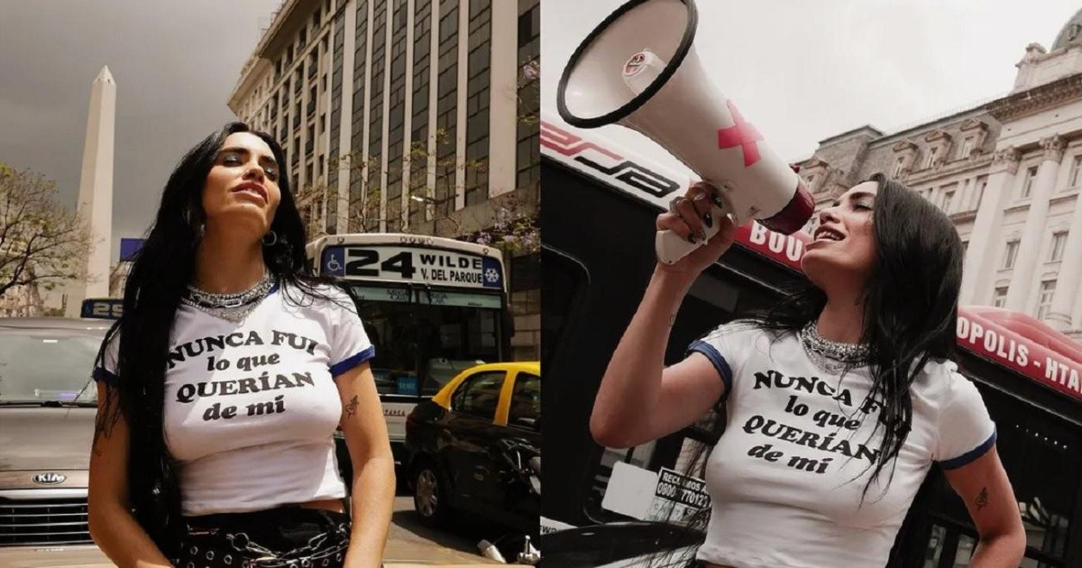 "Nunca fui lo que querían de mí": con un megáfono y en pleno centro ...