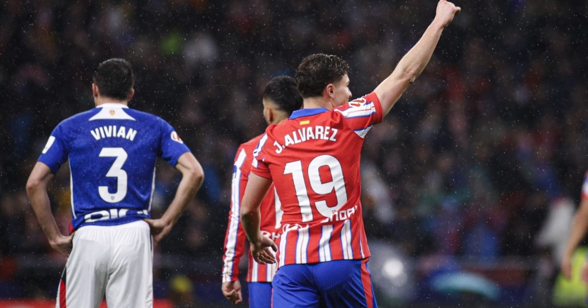 Fútbol español: Julián Álvarez entró y le dio el triunfo al Atlético ...