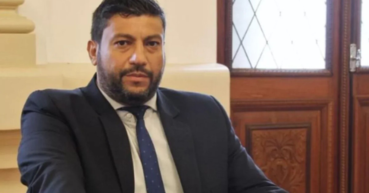 “Peluca sí, peluquín y felpudo no”: Chumpitaz finalmente competirá con ...