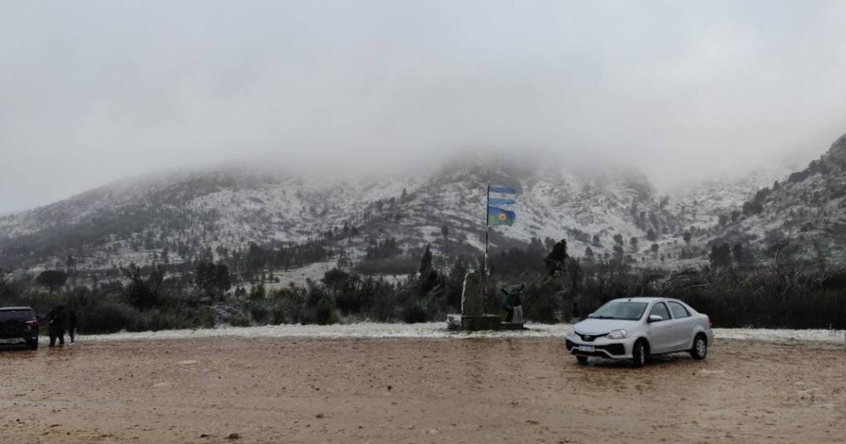 Las impactantes imágenes de la nevada en Sierra de la Ventana en Buenos ...