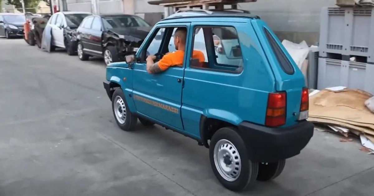 No es inteligencia artificial: un italiano creó el auto más angosto del ...