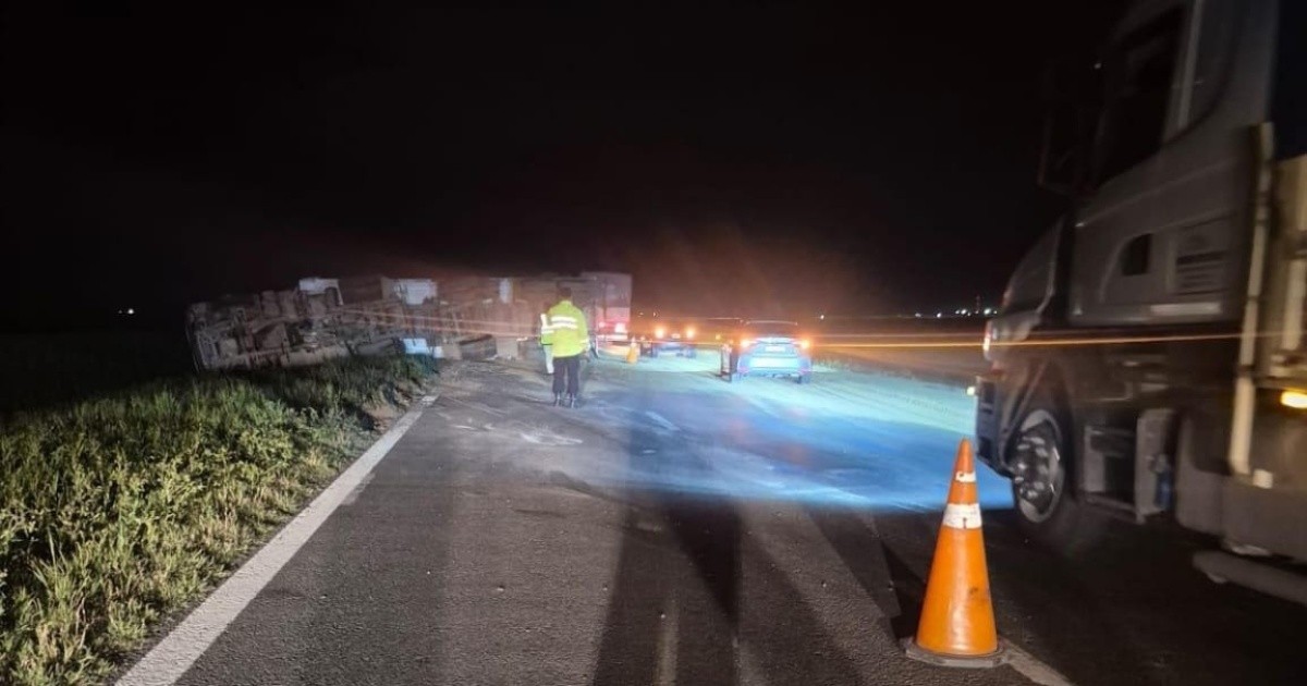 Caos de tránsito por choques de camiones en autopistas a Córdoba y ...