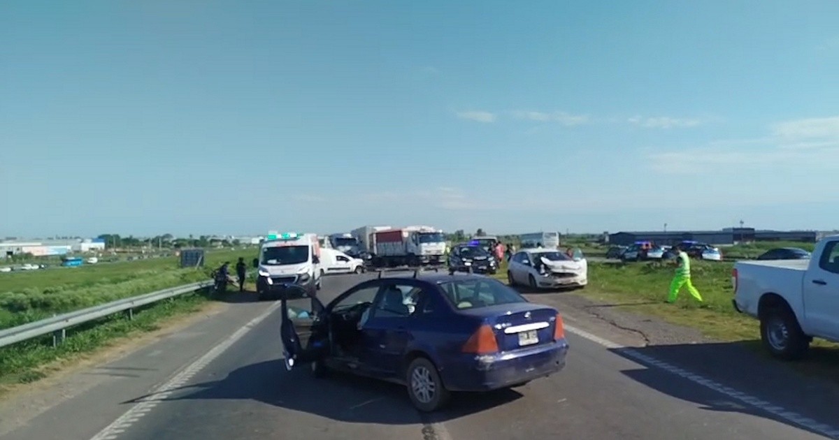 Un choque generó fuerte congestión y demoras en la autopista Rosario ...