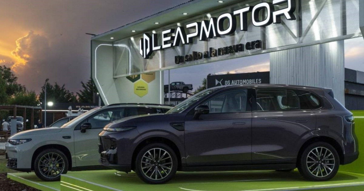 Llega un nuevo auto chino con una tecnología que adapta lo eléctrico a ...