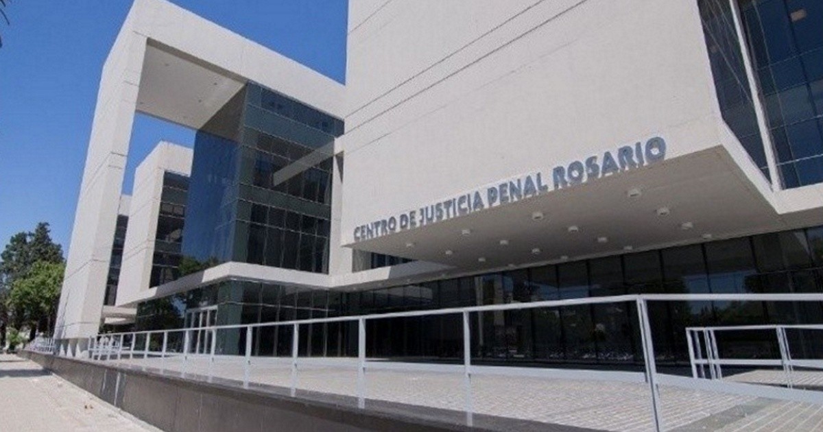 Acusaron a dos adolescentes por maniatar y golpear a un chico de 13 ...