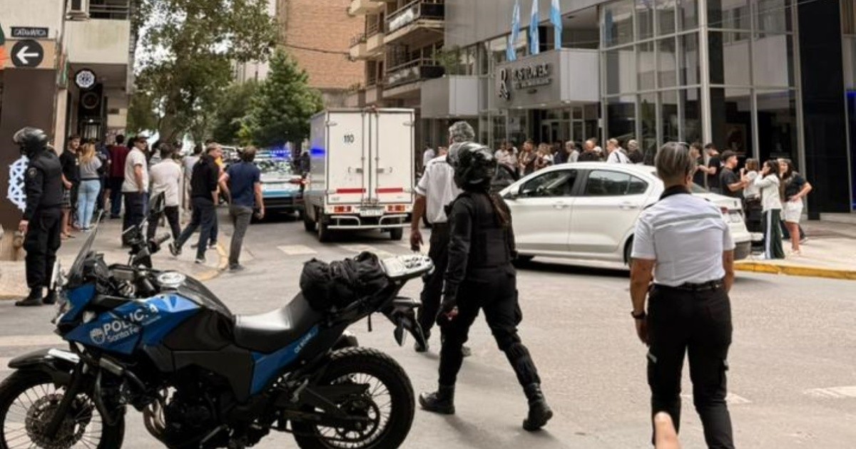 Revuelo en el microcentro: robaron un maletín, embistieron a un peatón ...