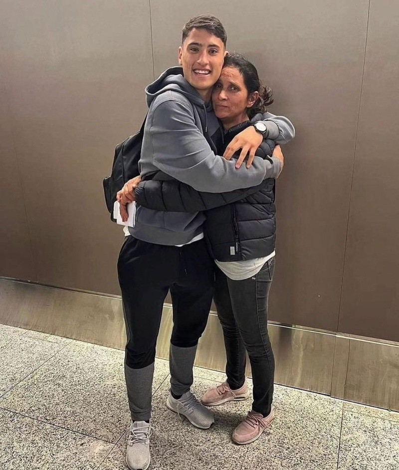 Alejo Véliz se despidió de Rosario Central y viajó hacia Londres: qué ...