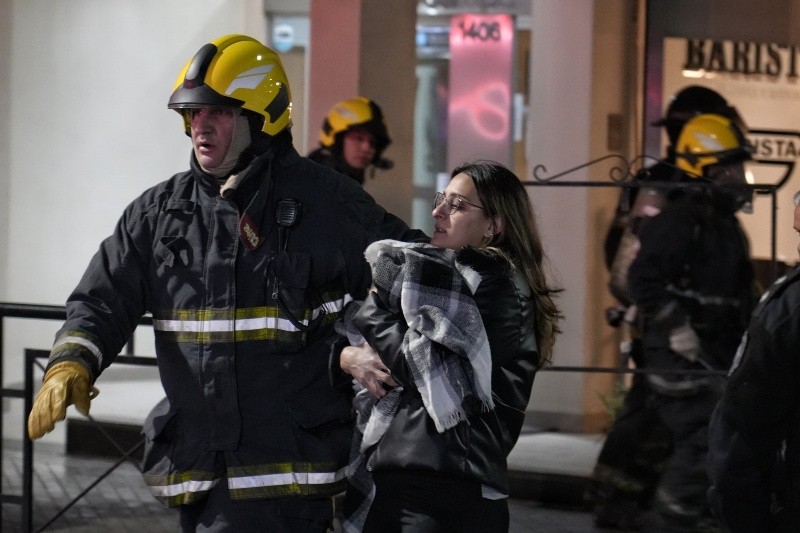 Incendio en un edificio de barrio Abasto: mucho humo, conmoción y vecinos evacuados | Rosario3